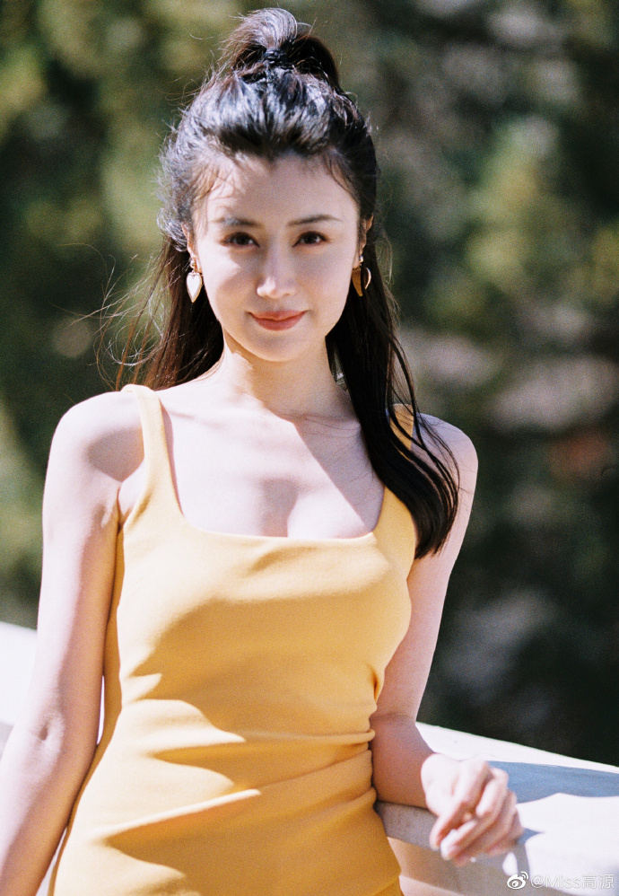 "The Sea in the Dream" became popular in the play, and her nobleman outside the play is the ...