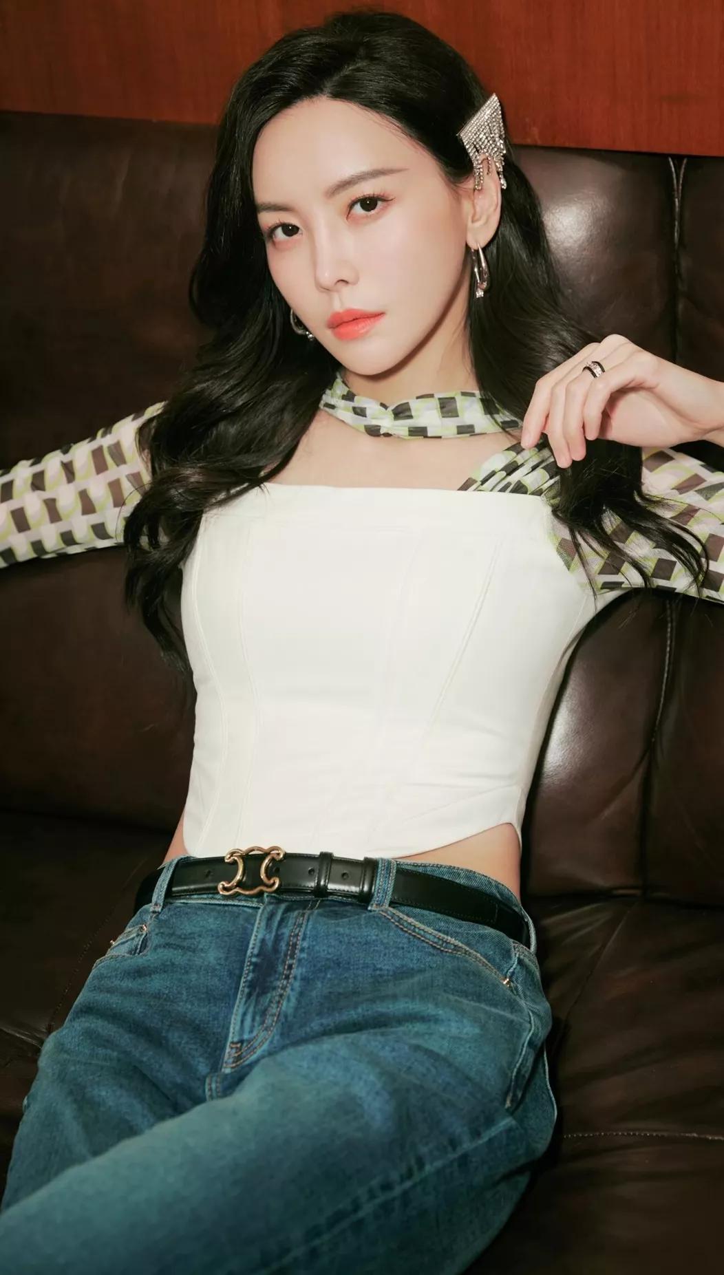 Celebrity [Yu Wenwen] Appreciation of the latest photo - iNEWS