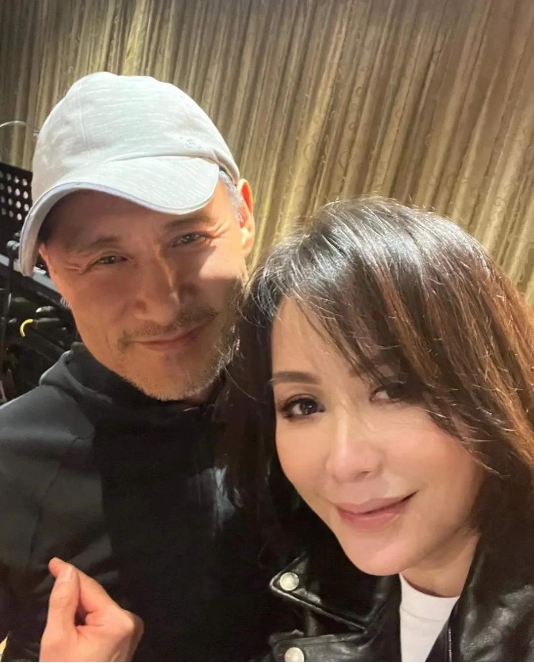 Carina Lau and Jacky Cheung took a photo together, they are four years ...