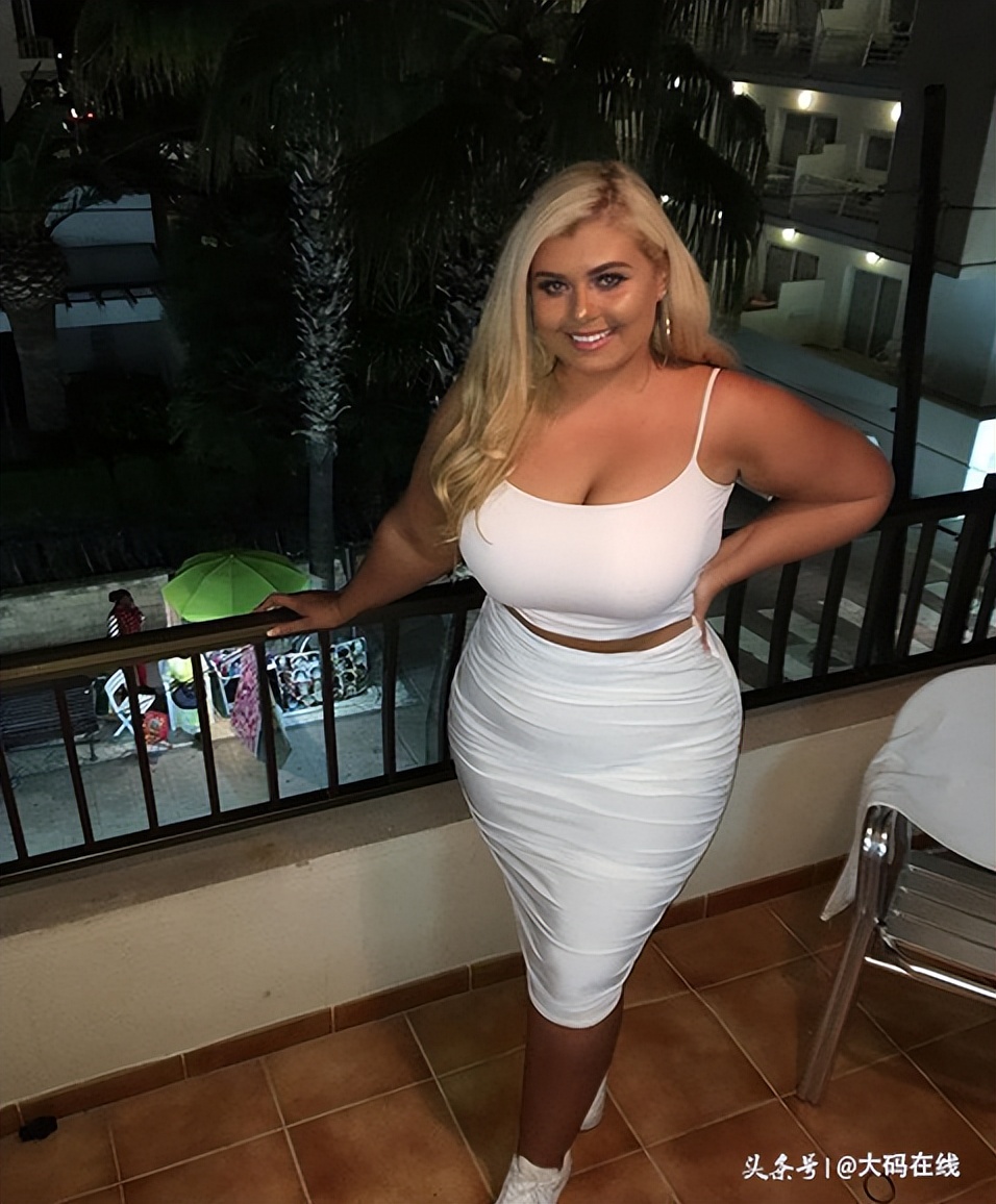 British plus-size model Isabel Nicholls Nall (Isable·Nicholls·Nall) - iMedia