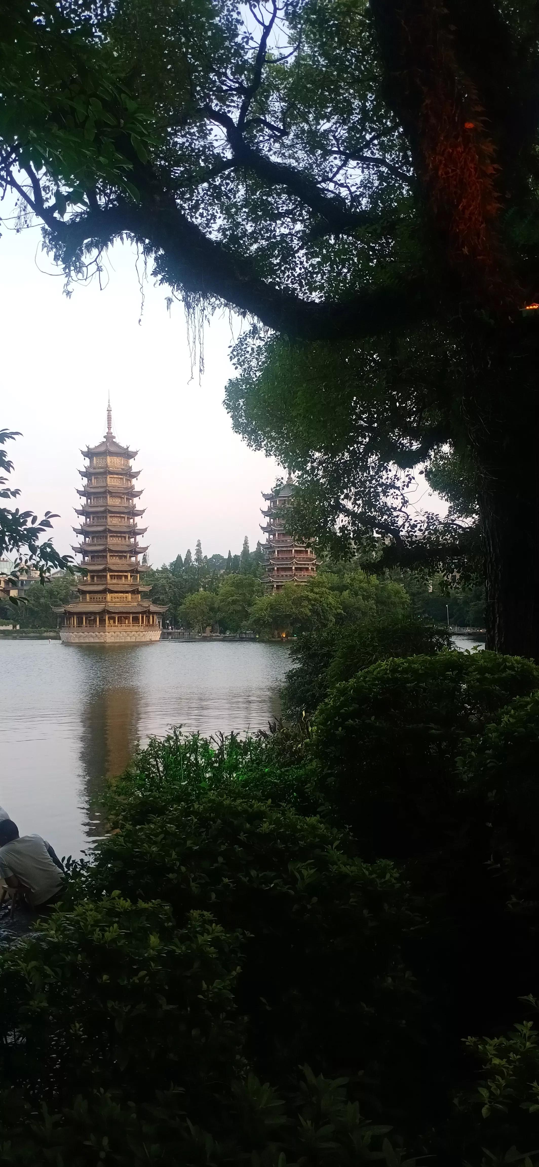 Summer in Banyan Lake - iNEWS