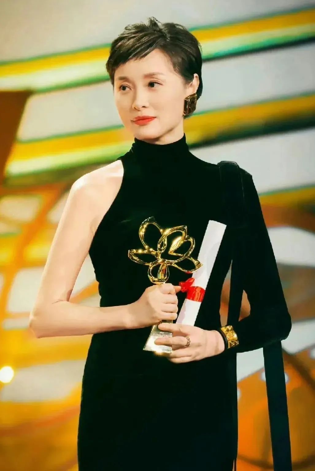51-year-old Wu Yue is unmarried and infertile and the actress: "I allow ...