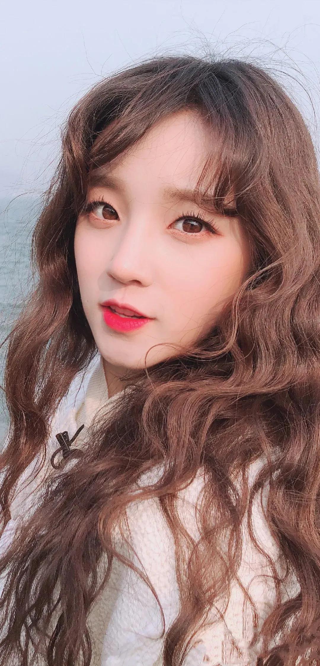 Song Yuqi, who doesn't love a beautiful girl with fair complexion ...