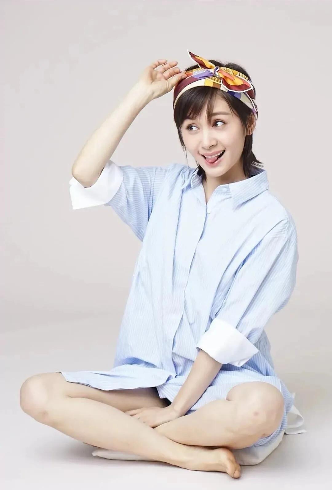 Wang Zixuan, Lou Yixiao, Prince Wen barefoot - iNEWS