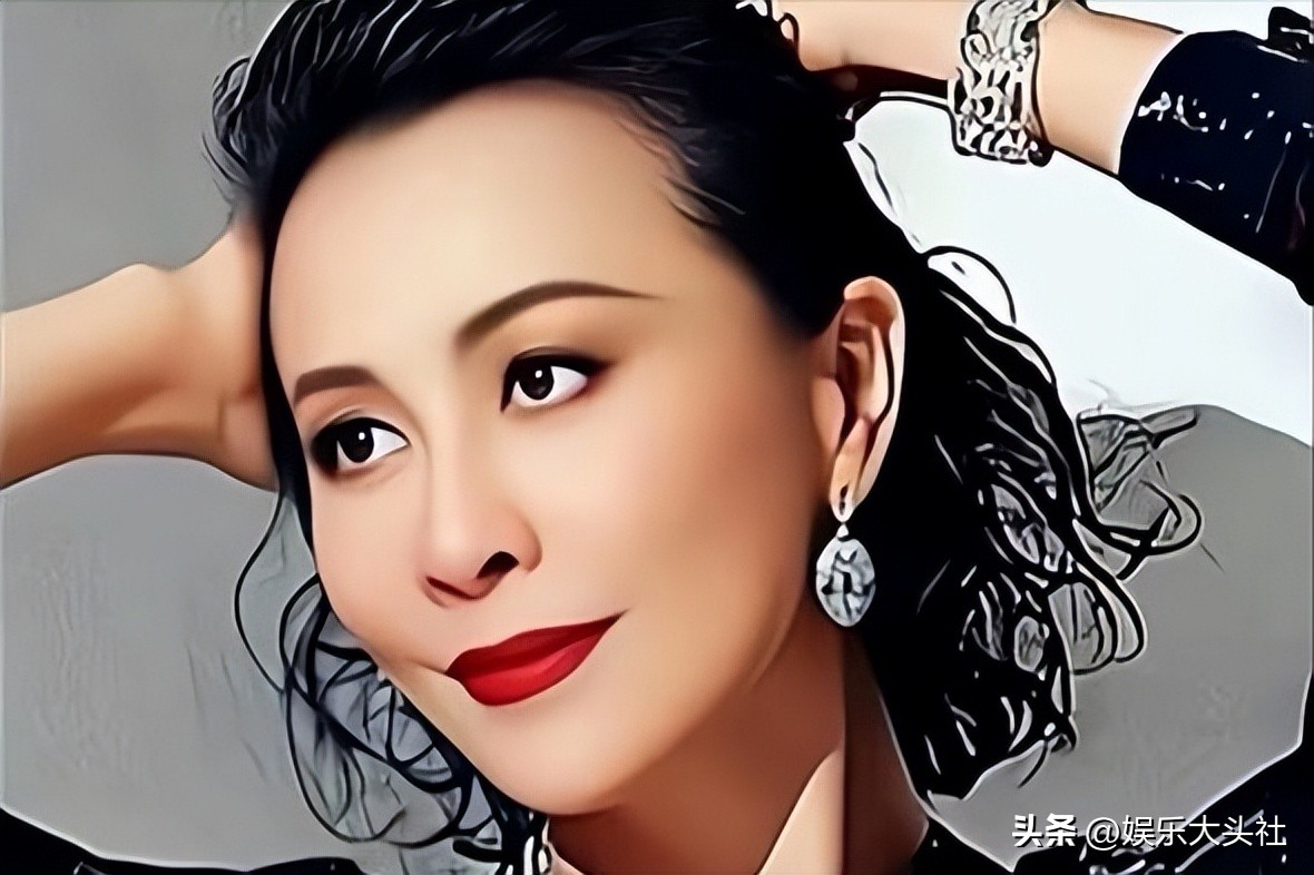 Shu Qi went to play mahjong at Carina Lau's house, and went to the ...