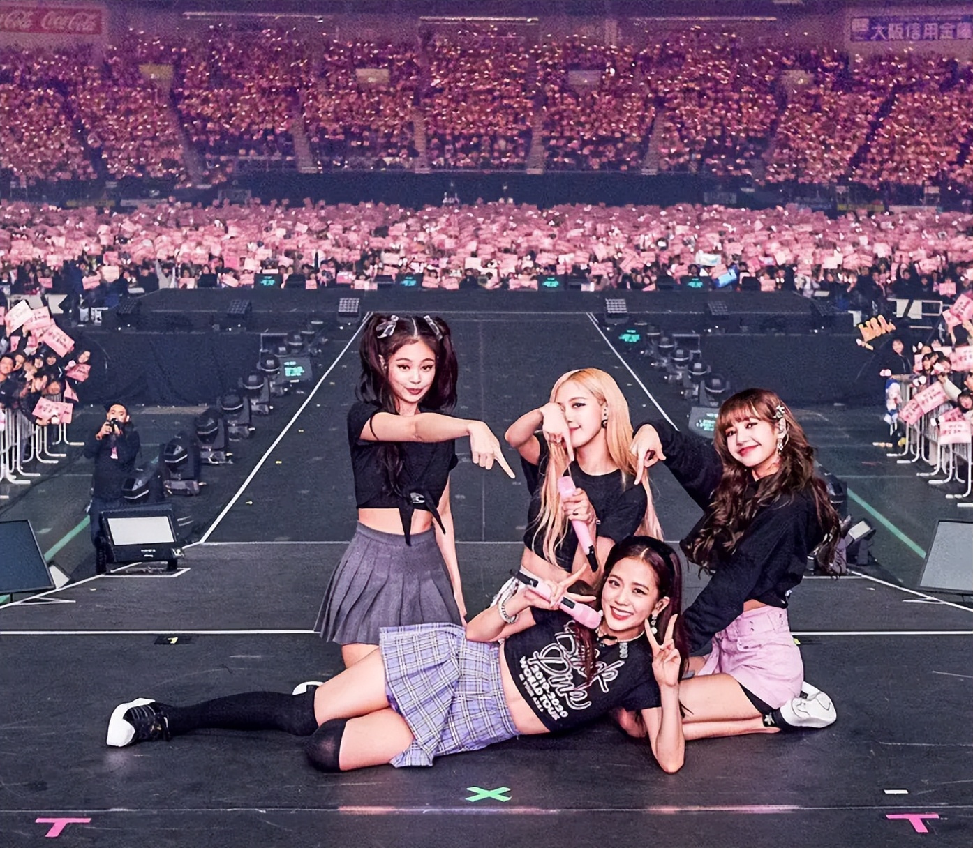 Korean actress Jennie's performance costume caused controversy again ...