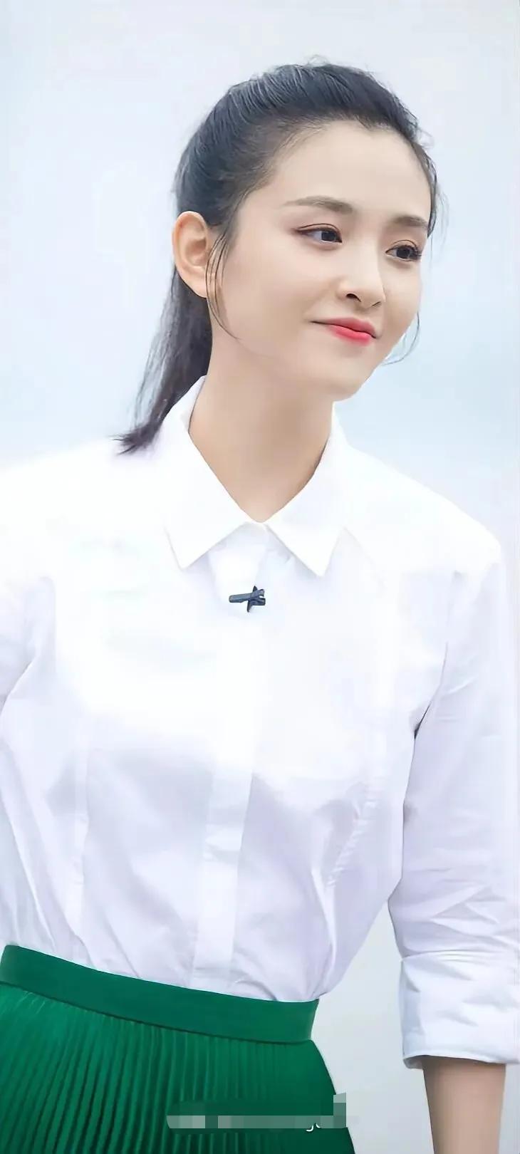 cute wu qian - iNEWS