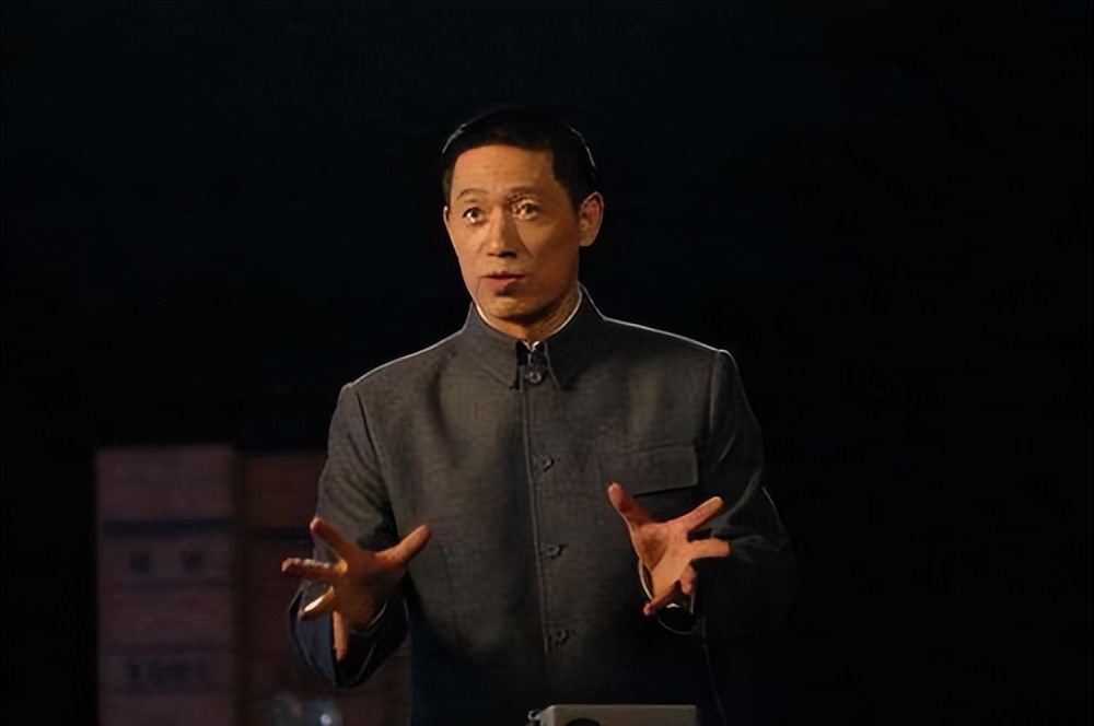 [Archive] Program host Shi Liang: cold, intellectual, mysterious - iNEWS