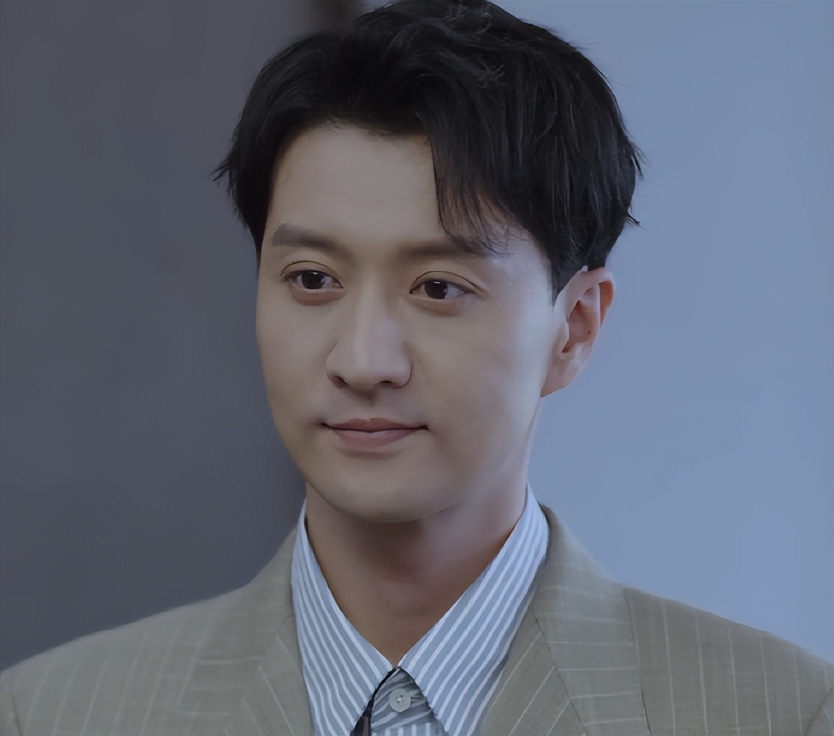 At the age of 46, he also acted in a kiss scene, and there are three ...