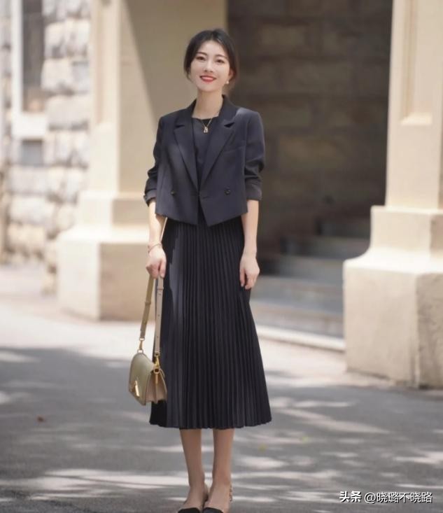 Why is it recommended that women wear more "pipe skirts"? Just look at ...