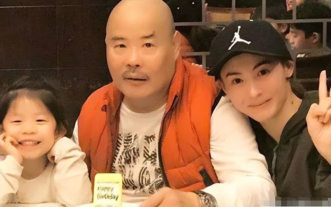 The two younger brothers celebrate the 43-year-old Cecilia Cheung's ...
