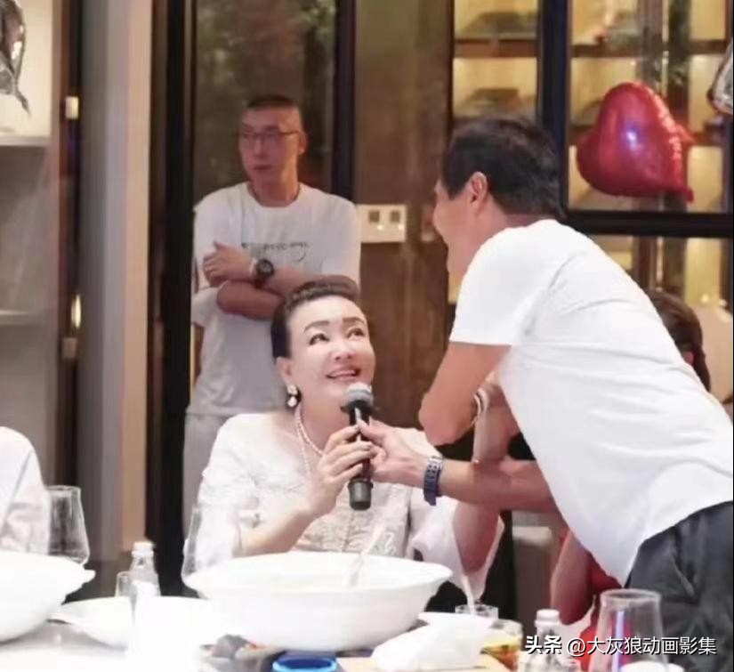 Qi Qin returns to the stage, awakens youthful memories, and makes music ...