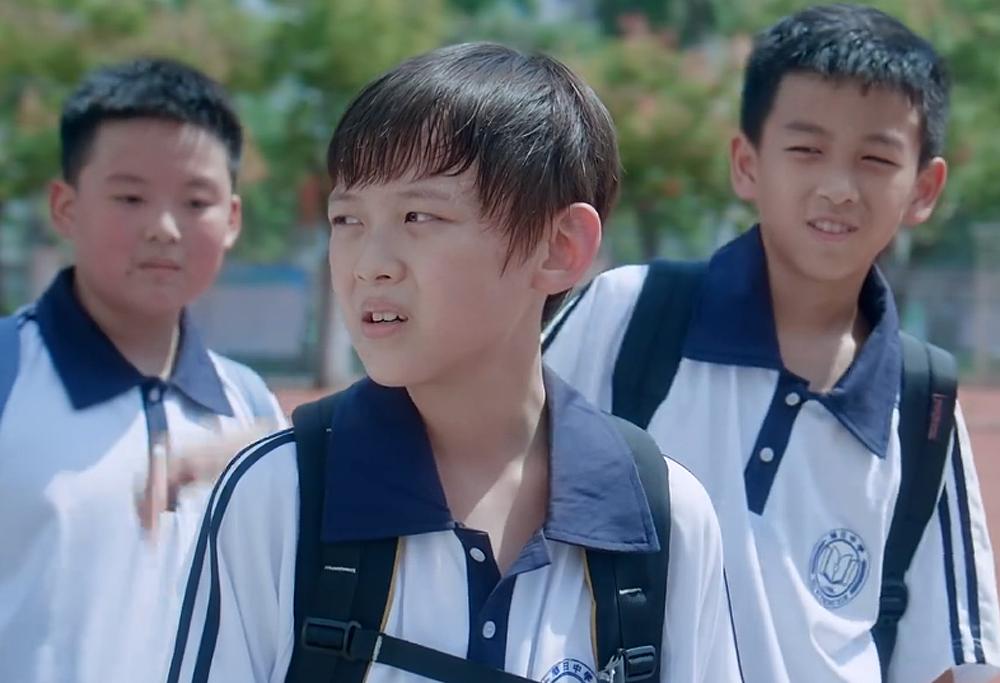 "Can't Hide Secretly" has an inappropriate cast, and the screen is ...