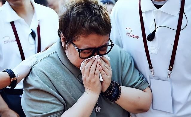 Han Hong was reported by her real name for embezzling donations and ...