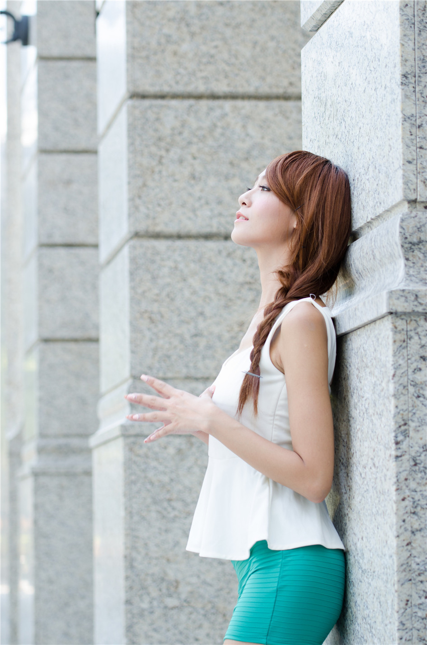 Xiaoxue Winnie-outside the business center photo shoot (3) - iNEWS