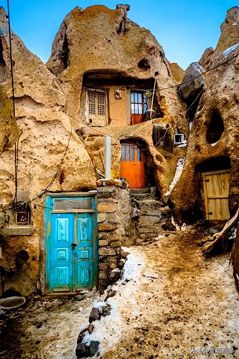 The only inhabited cliff village in the world - Kandovan Village, Iran ...