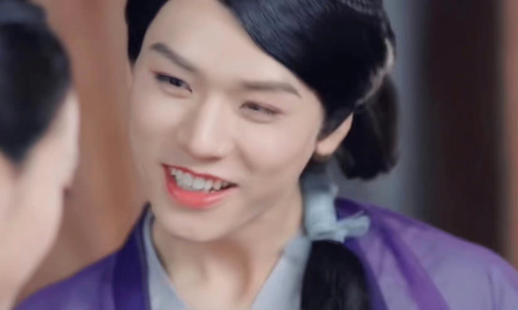 Also in the film and television drama "dressing as a woman", the contrast between Cheng Yi, Gong ...