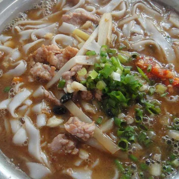 Old friend noodles: sour, spicy, salty, smooth rice noodles, delicious ...