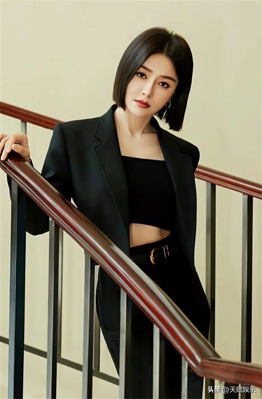 Actress and singer Qin Lan's photo album "Twenty One" - iNEWS