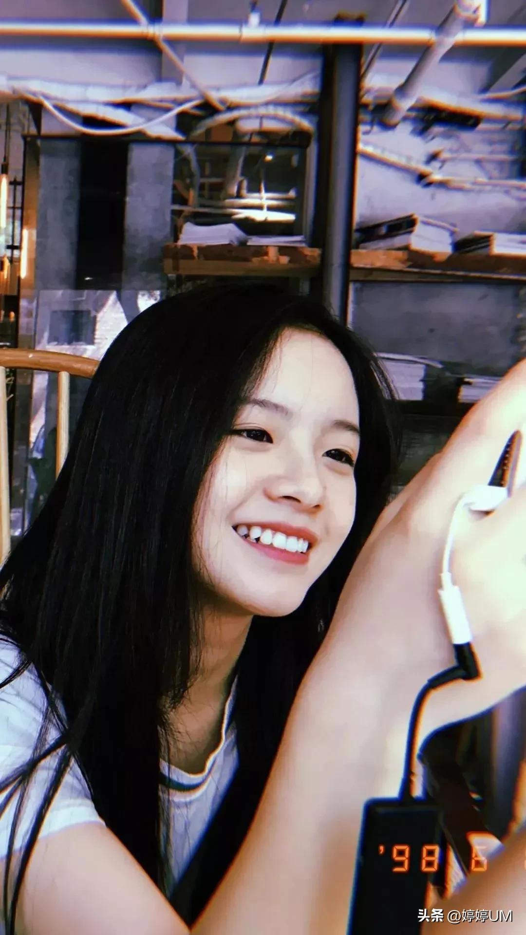 Li Gengxi's wallpaper selection, sweet smile, online acting, excellent ...