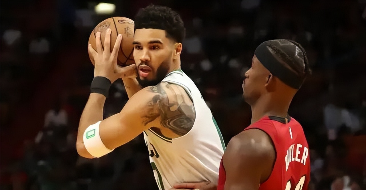 Shocking the inside line + national defense, the Green Army defeated ...