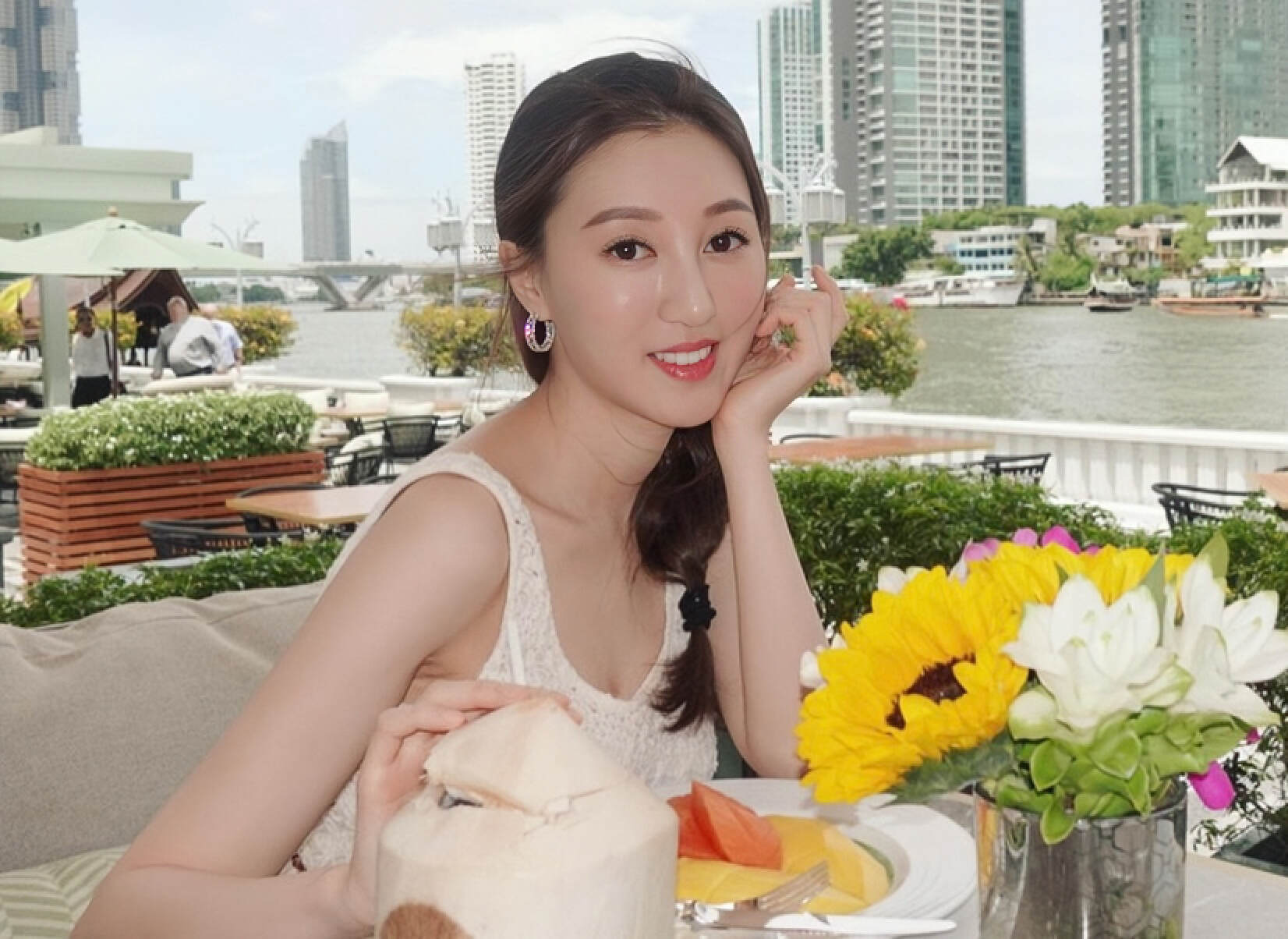 The former Hong Kong sister of TVB entered the upper-class circle, divorced a 40-year-old ...
