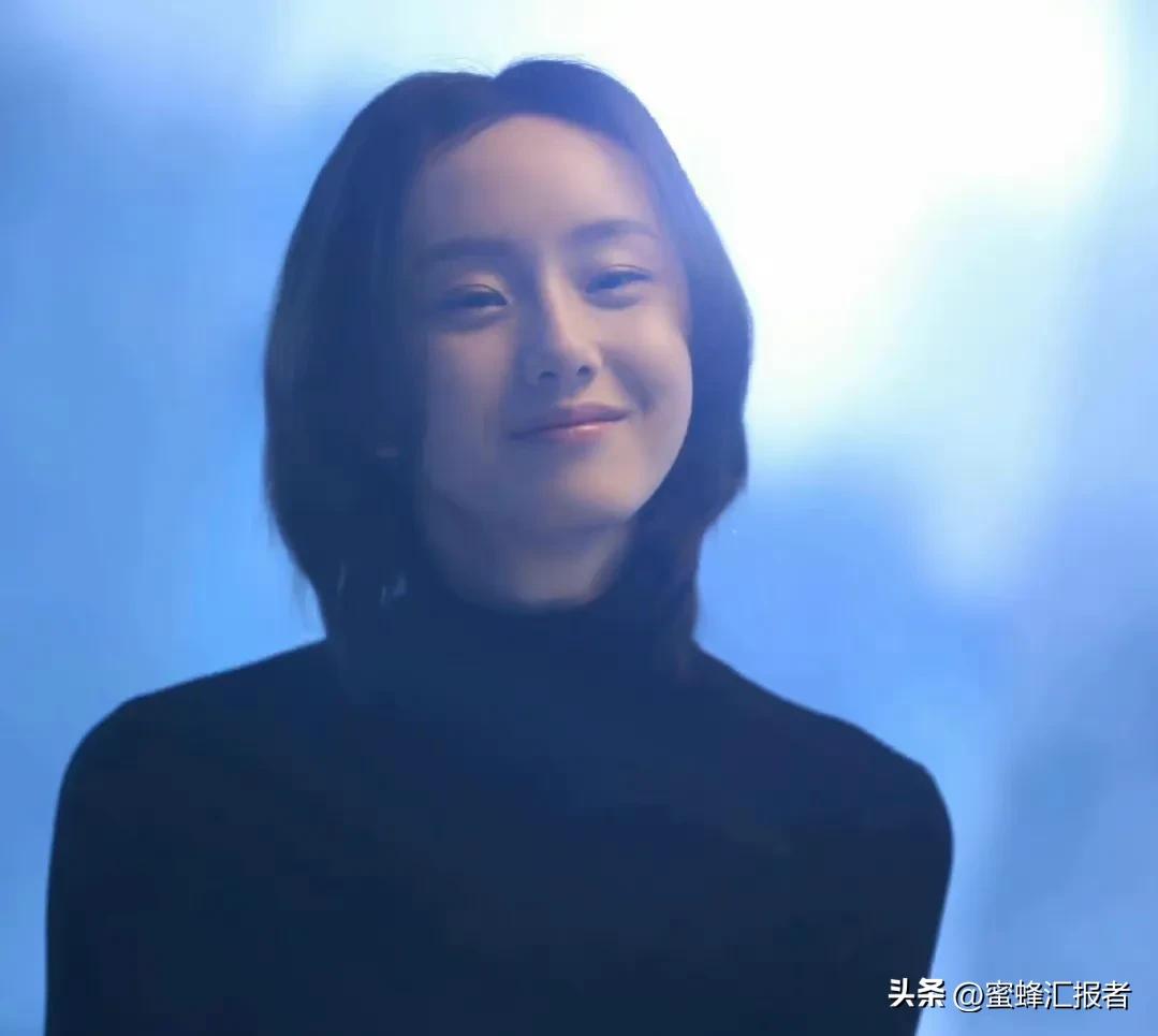 The first photo after the incident with Xiao S, Zhang Chao and his girlfriend hugging on the ...