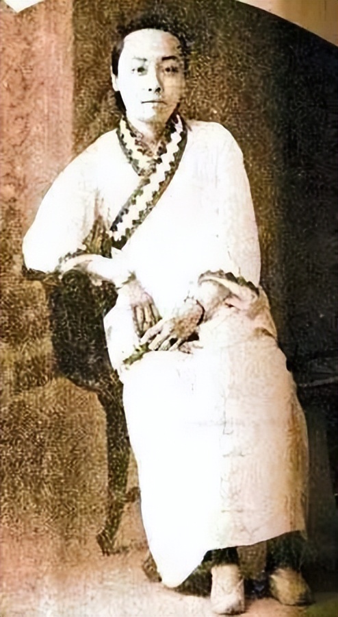 What kind of life did she spend as a geisha, the concubine of the ...