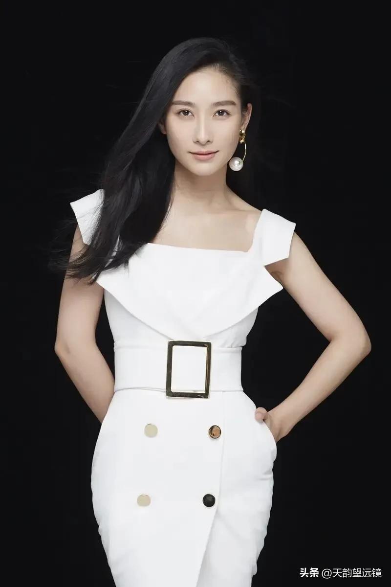 Tao Xinran: A beautiful woman from Yiyang, Hunan - iNEWS