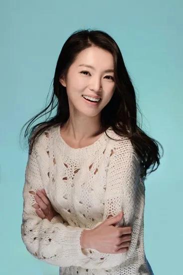 Korean film and television actress Shin Min-hee - iNEWS