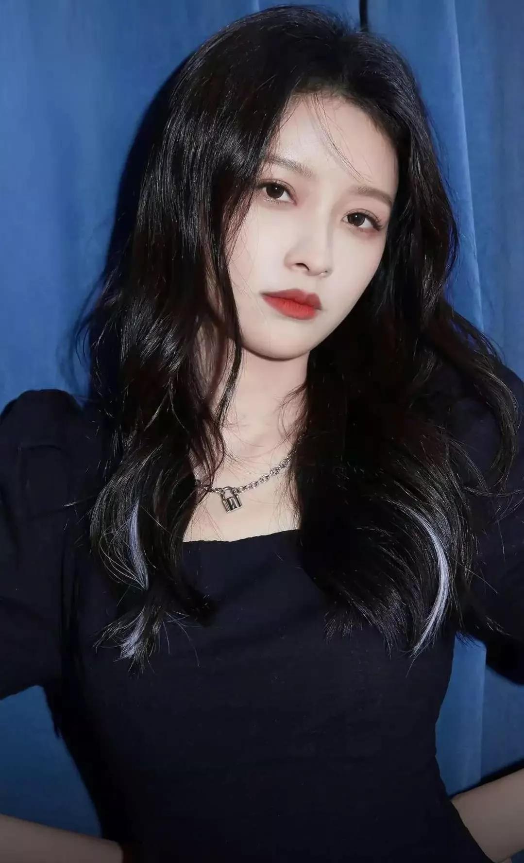 Mobile blockbuster, actress Sun Yi, Ni Ni, Xu Jiaqi and Zhang Xinyu - iNEWS