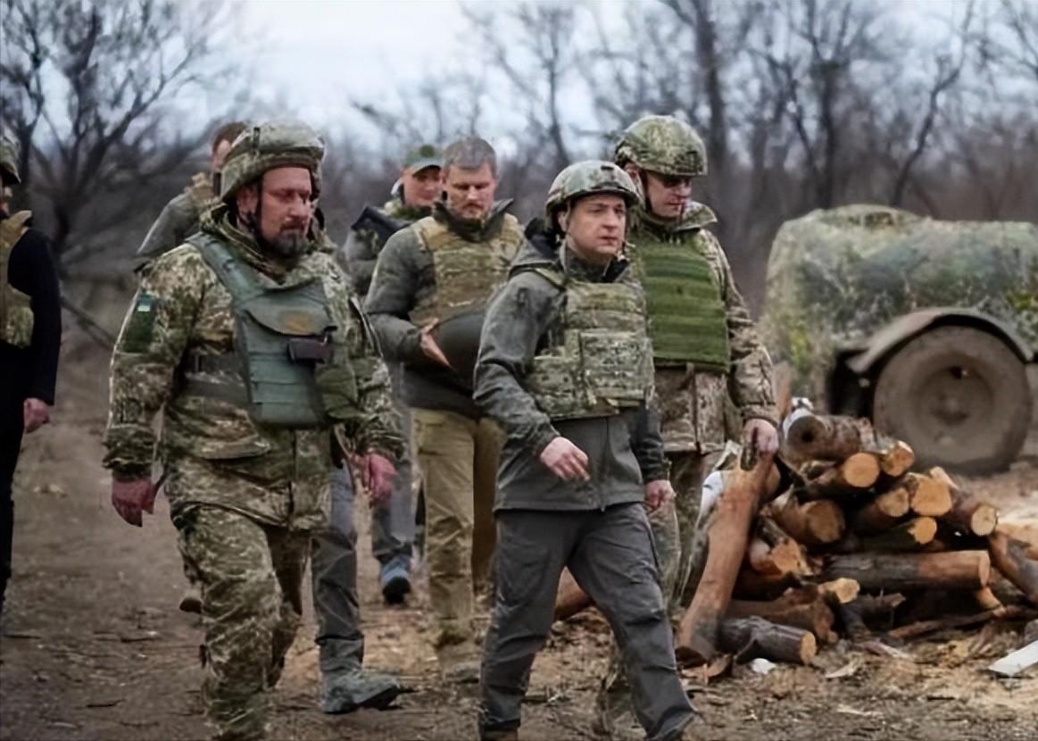 The Russian army attacked fiercely, and the Ukrainian army retreated ...