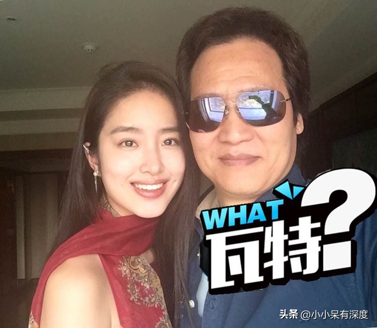 Yang Caiyu, with delicate facial features, shallow dimples, beautiful ...