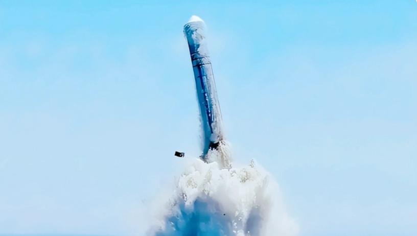 Type 096 nuclear submarine: large pressure-resistant hull, shaftless ...