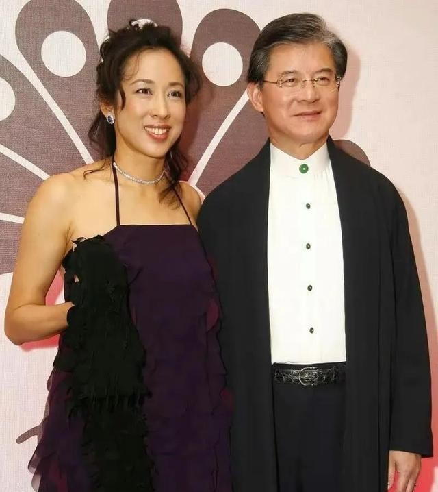 Zhu Lingling: Abandoned Peter Ho and three children. 19 years later ...