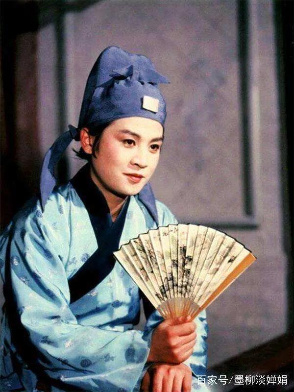 Jinghuan Xiangu dissuades Baoyu from "wandering into the maze ...