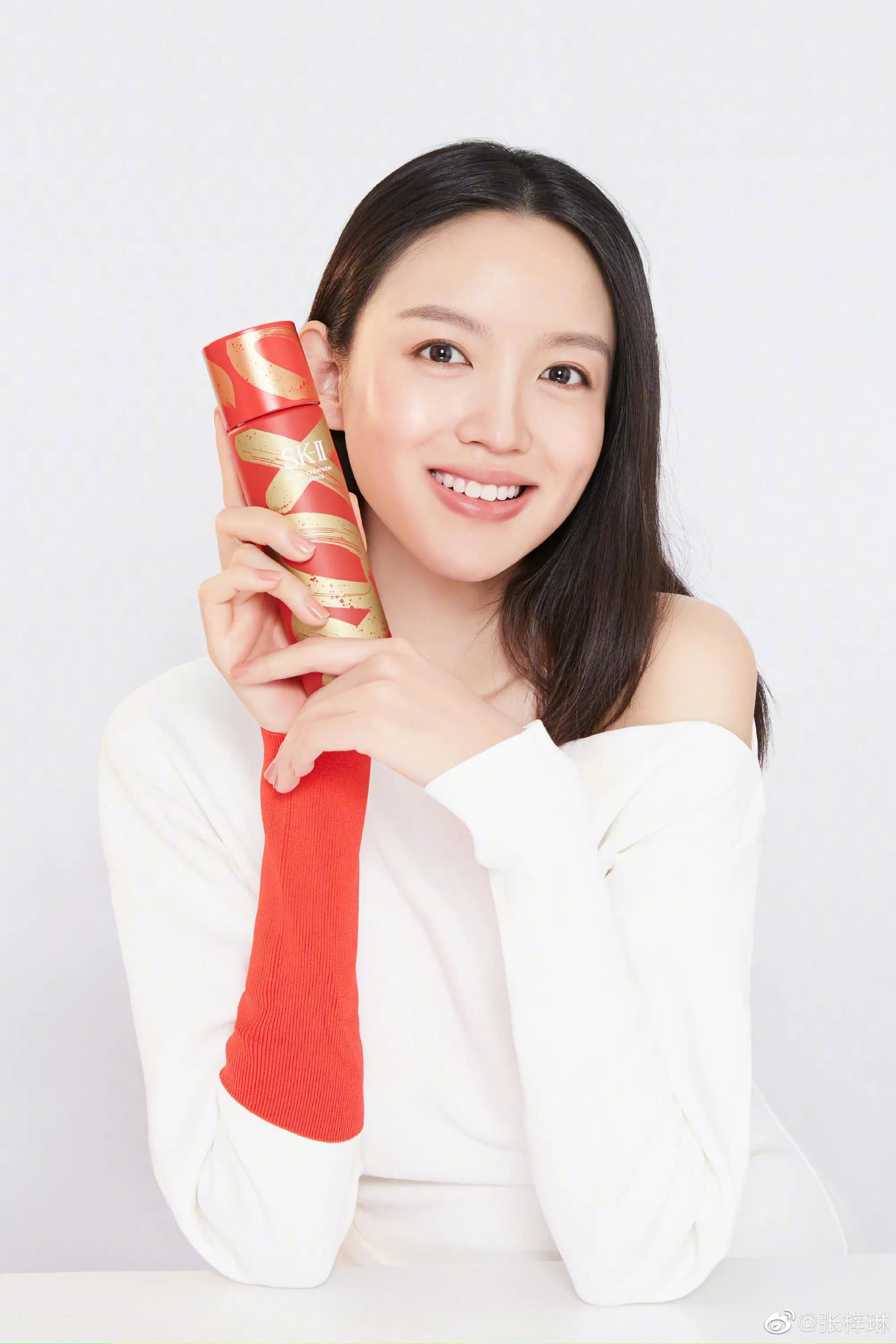 Beautiful picture of Zhang Zilin - iNEWS