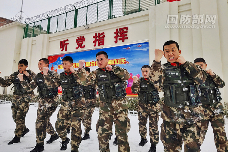 "Frozen" is real!Watch the armed police officers and soldiers practice ...