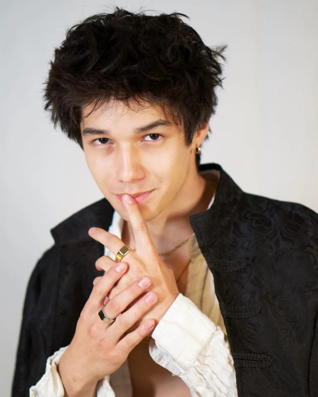 A Korean mixed-race internet celebrity becomes an actor across borders ...