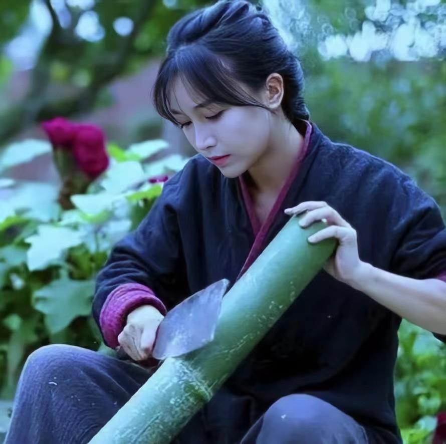 Li Ziqi is about to come back, she is a flower that blooms in suffering ...