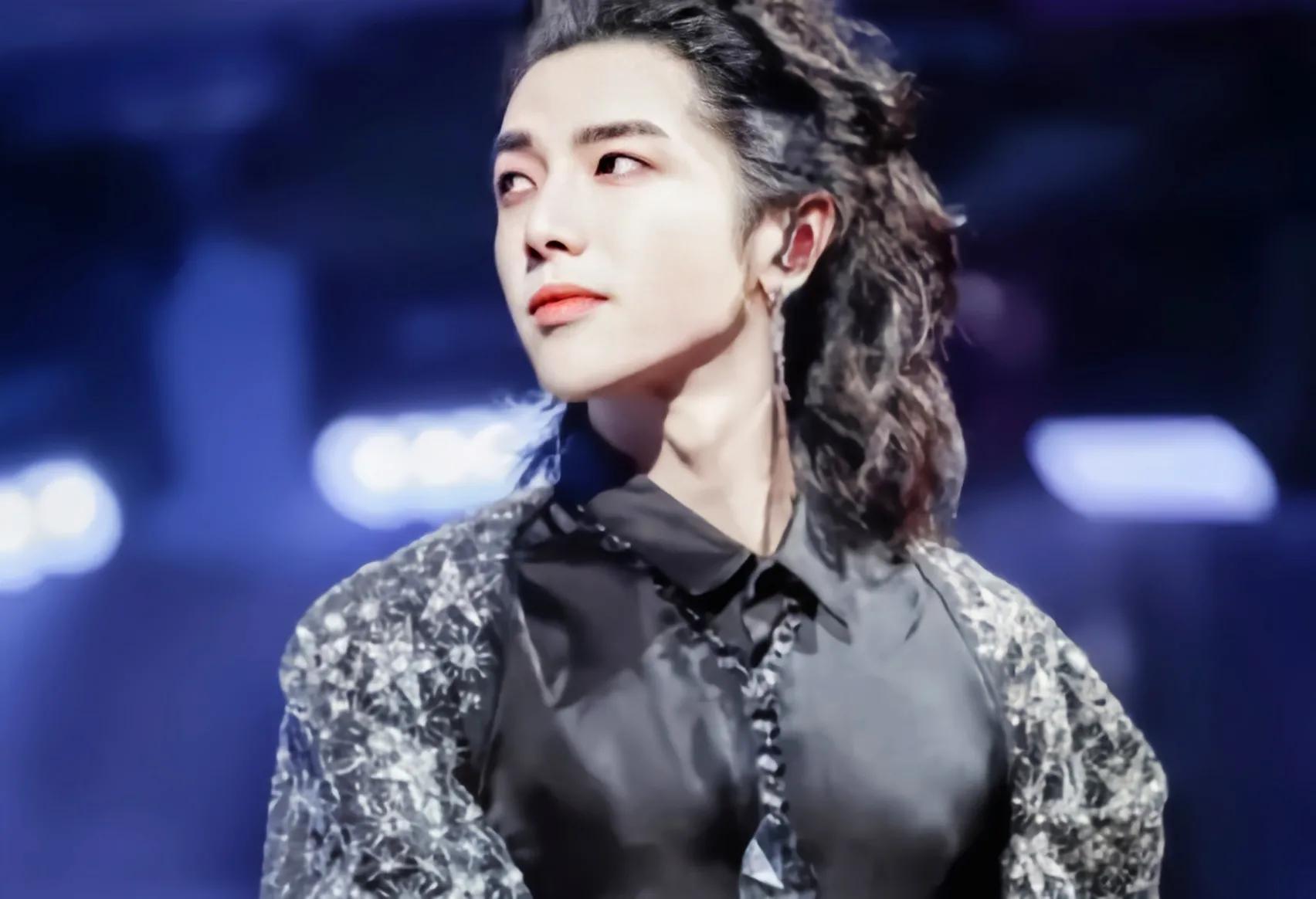 Hua Chenyu: I have worked so hard, why are you still blackmailing me? - iNEWS