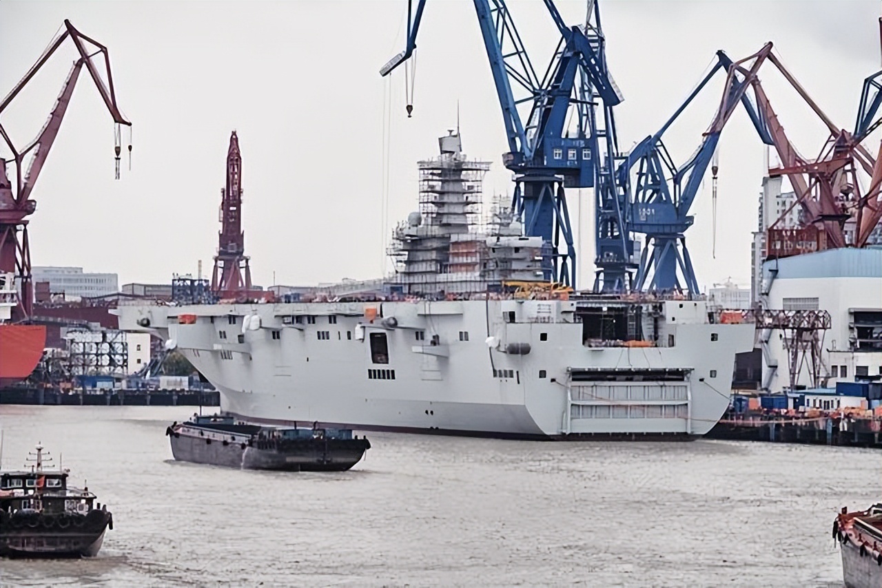 PLA amphibious assault ship enters Pacific for first time, shows new ...