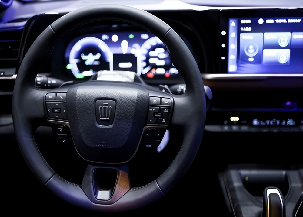 Superb handling: Crown SportCross showcases its superb handling - iMedia