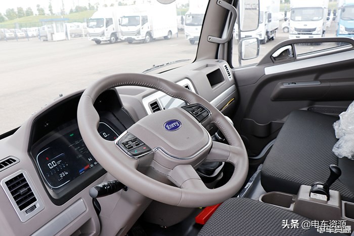 A variety of cargo compartments can be equipped with air-stop brakes ...