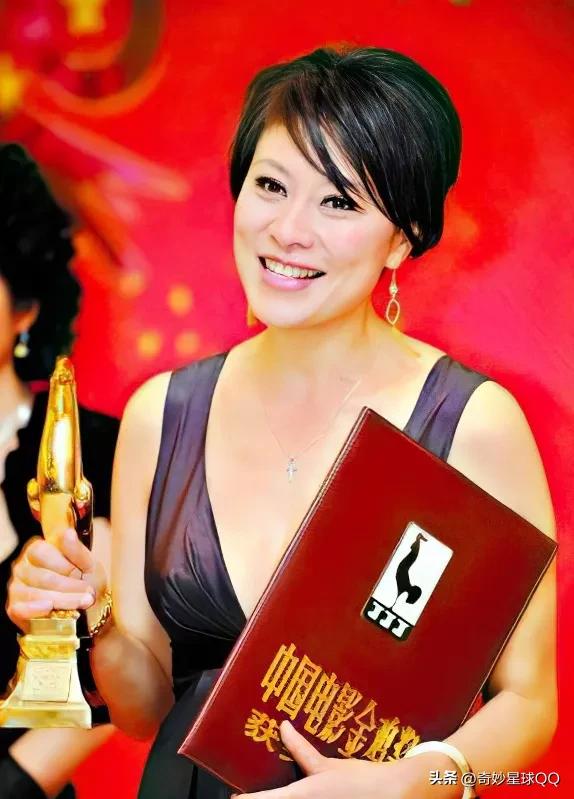 National first-class actor Yue Hong: Abandoned during breastfeeding ...