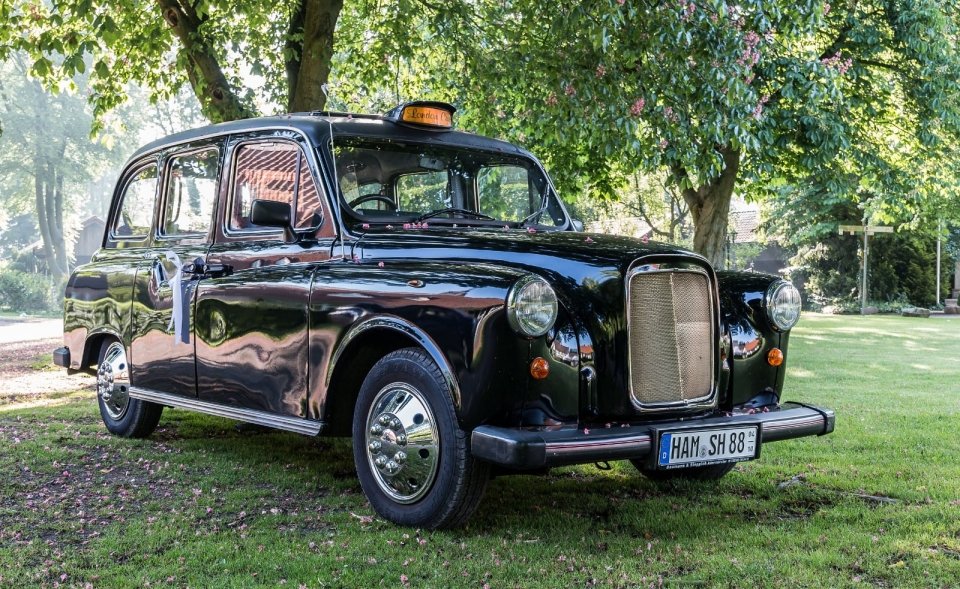 Geely LEVC TX will replace the famous Austin FX4 London black hat taxi ...