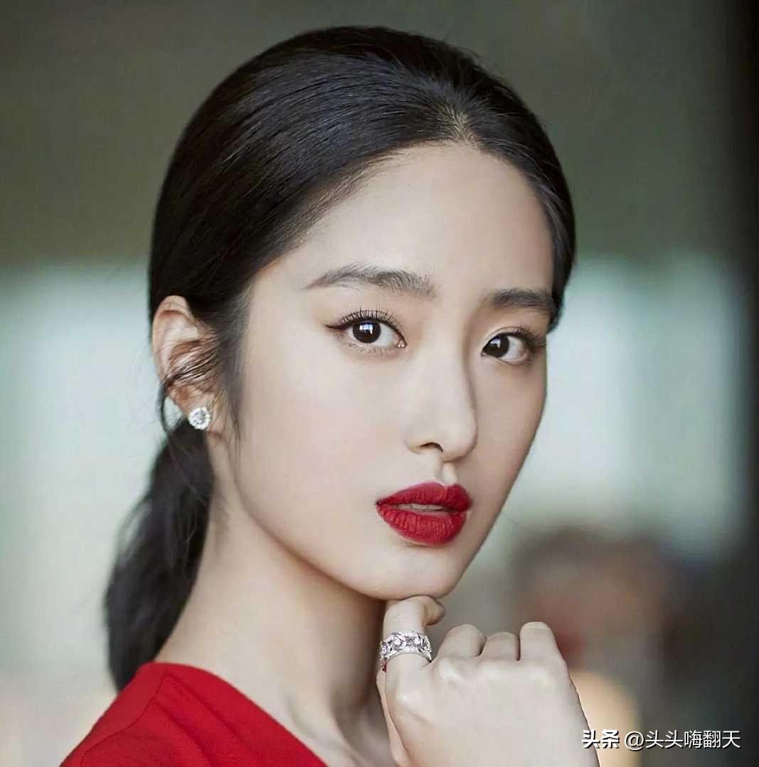 Yang Caiyu has a good figure, this goddess has an unusual temperament ...