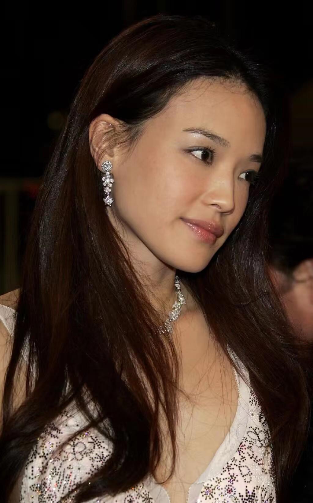 Shu Qi is becoming more and more confident, even under the photo camera ...
