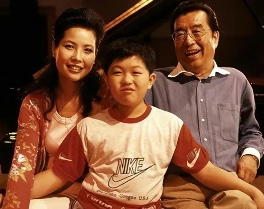 Li Shuangjiang's love history is rich and exciting. In his later years ...