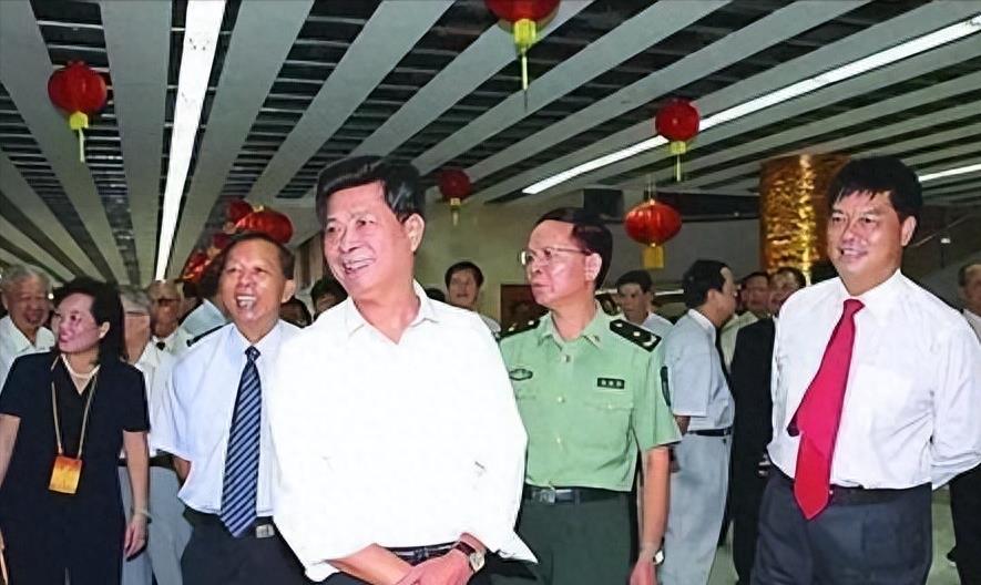 "Lawful and corrupt official" Luo Yingguo: made hundreds of millions of ...